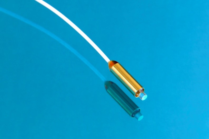 Polarization maintaining collimators – Maxer Photonics